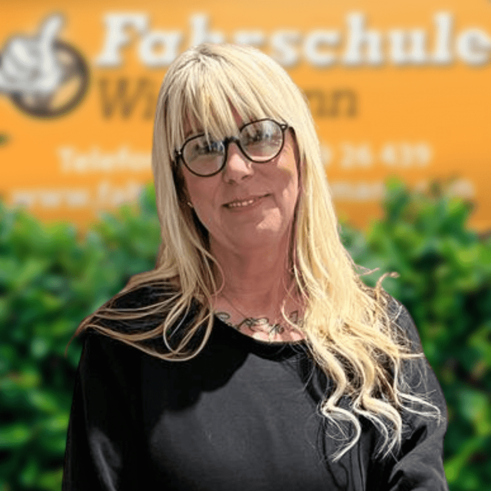 Ueber Unsere Fahrschule in Delmenhorst - Fahrschule Wichmann Delmenhorst - Autoführerschein LKW ...